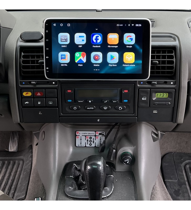 Land Rover Discovery | Car Tablet | Audio Elite