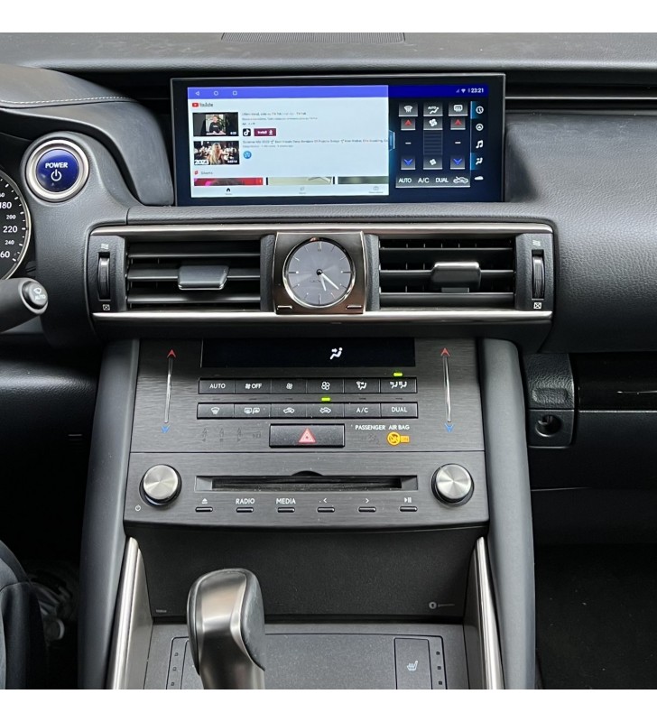 Lexus is300h | Car Tablet | Audio Elite